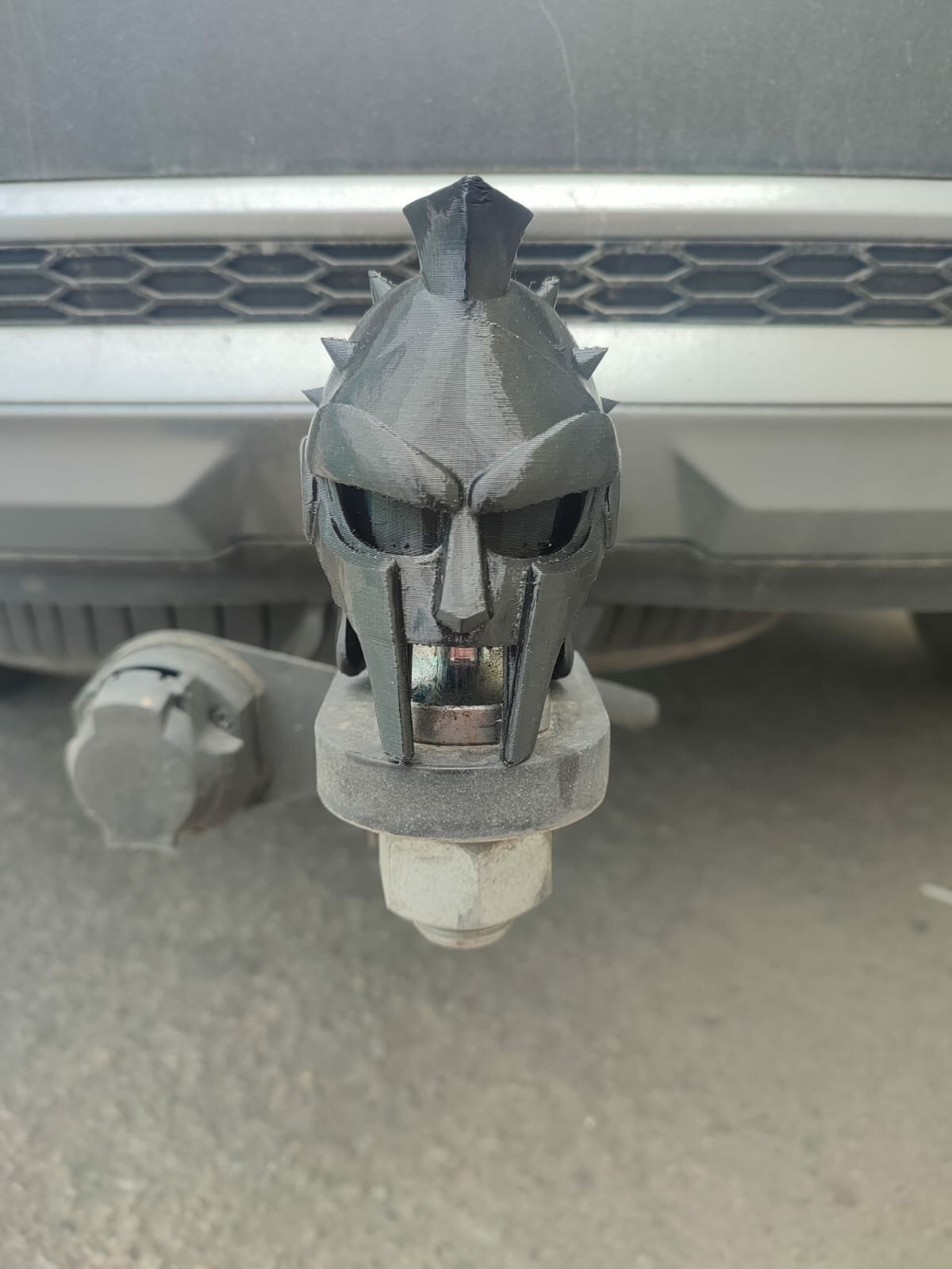 Колпак на фаркоп / накладка на фаркоп шлем гладиатора