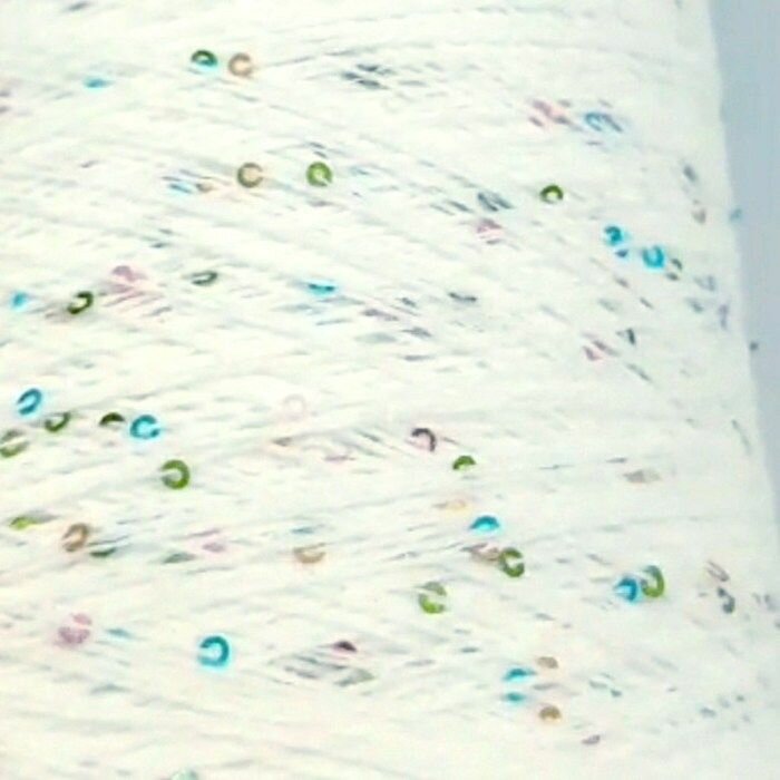 Пряжа Пайетки 2мм на хлопке 2-15140 белый с разноцветными блестящими пайетками т1ж (200г)