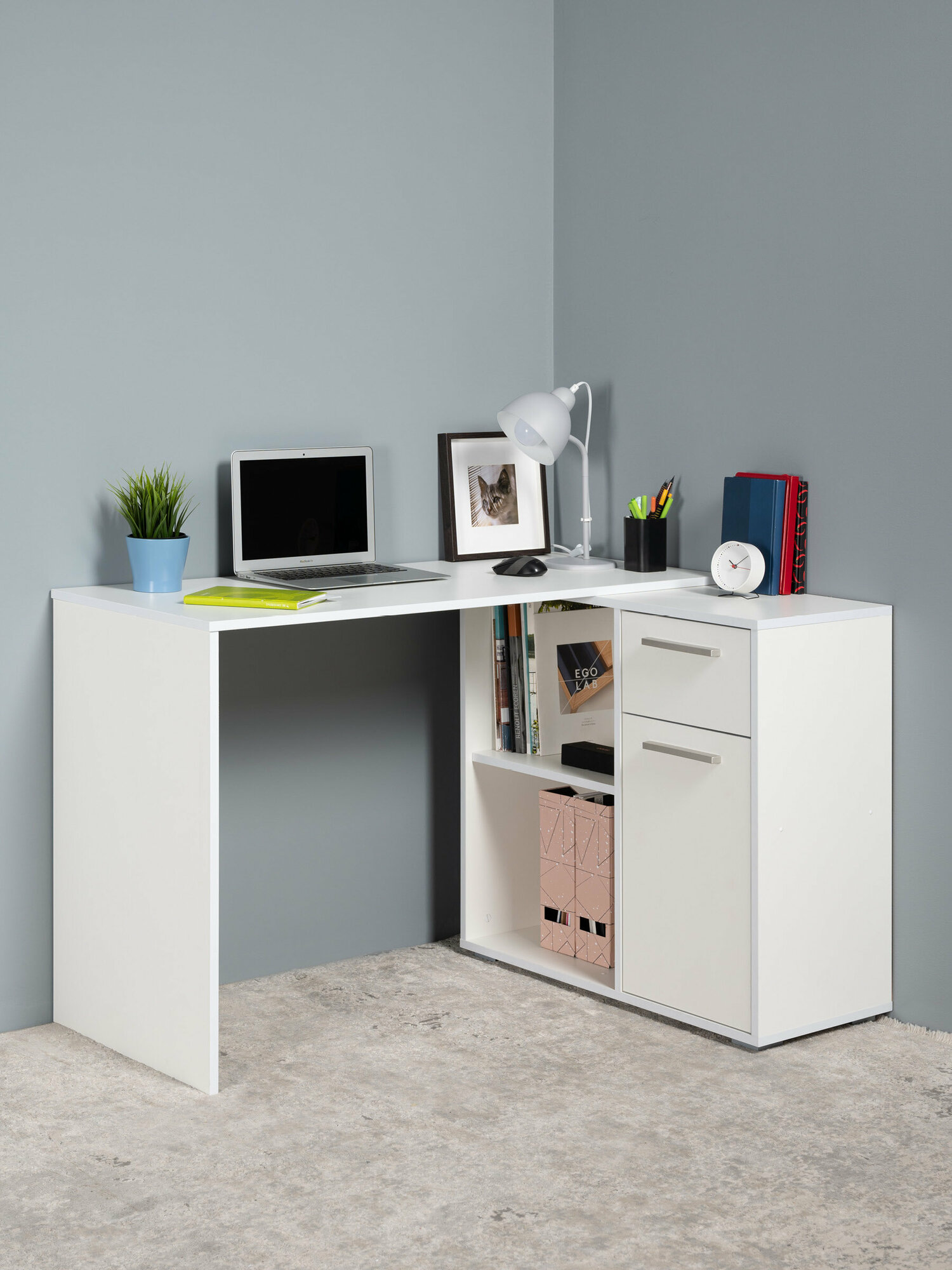 Угловой письменный компьютерный стол Санди 12.39 F Белый с выдвижным ящиком и полками для хранения