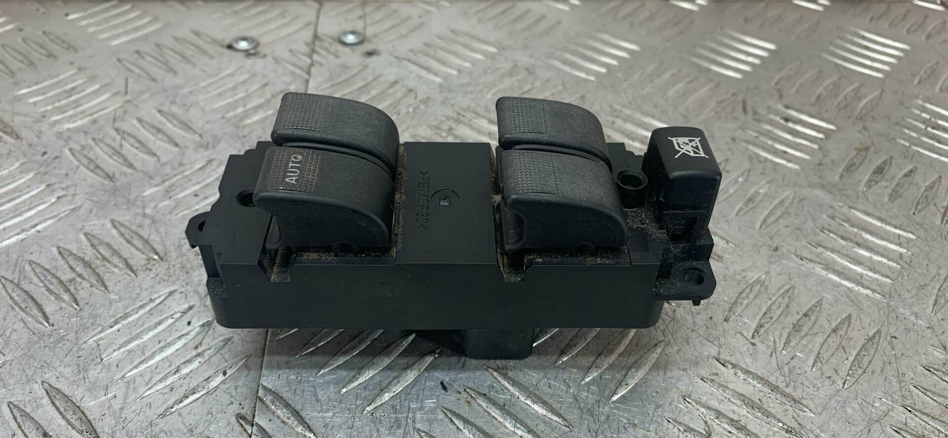 Блок управления стеклоподъемниками передней левой Mazda 2 2005 05074535