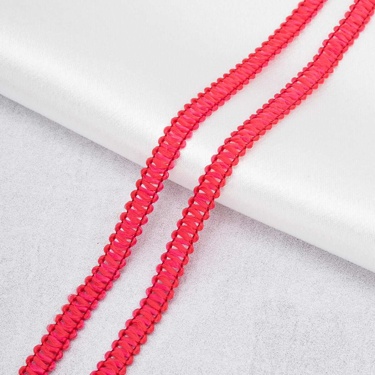 Тесьма для рукоделия вязаная отделочная, 6 мм × 25 м, цвет красный