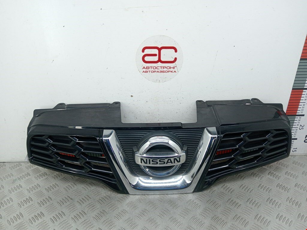 Решетка радиатора Nissan Qashqai+2 62310BR00A арт. 2261176