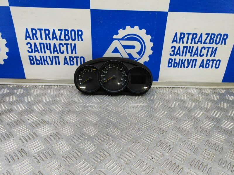 Б/У Панель приборов Renault Fluence / Рено Флюэнс 1.6 K4M838 106 Л.С 2010
