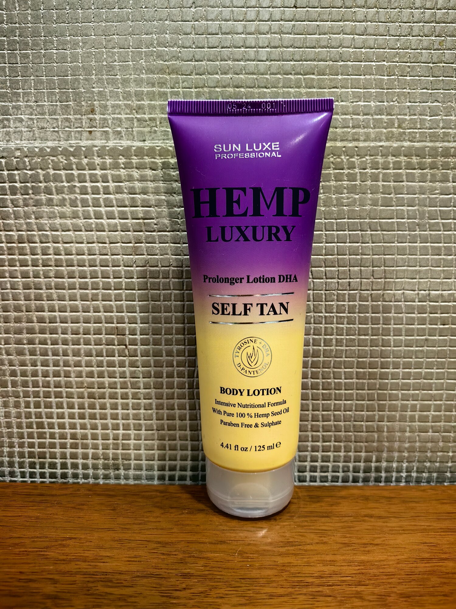 Лосьон после загара Hemp Luxury "Self Tan", с ДГА, с фруктовым запахом, 125мл