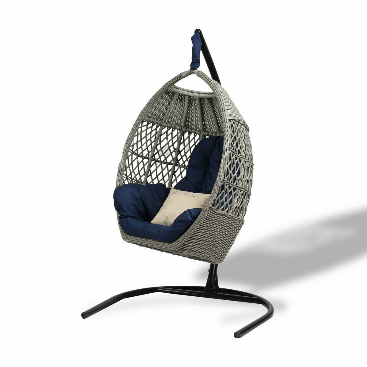 Подвесное кресло кокон Гайс от Malacca с подушкой из искусственного ротанга в цвете сицилия с синий подушкой