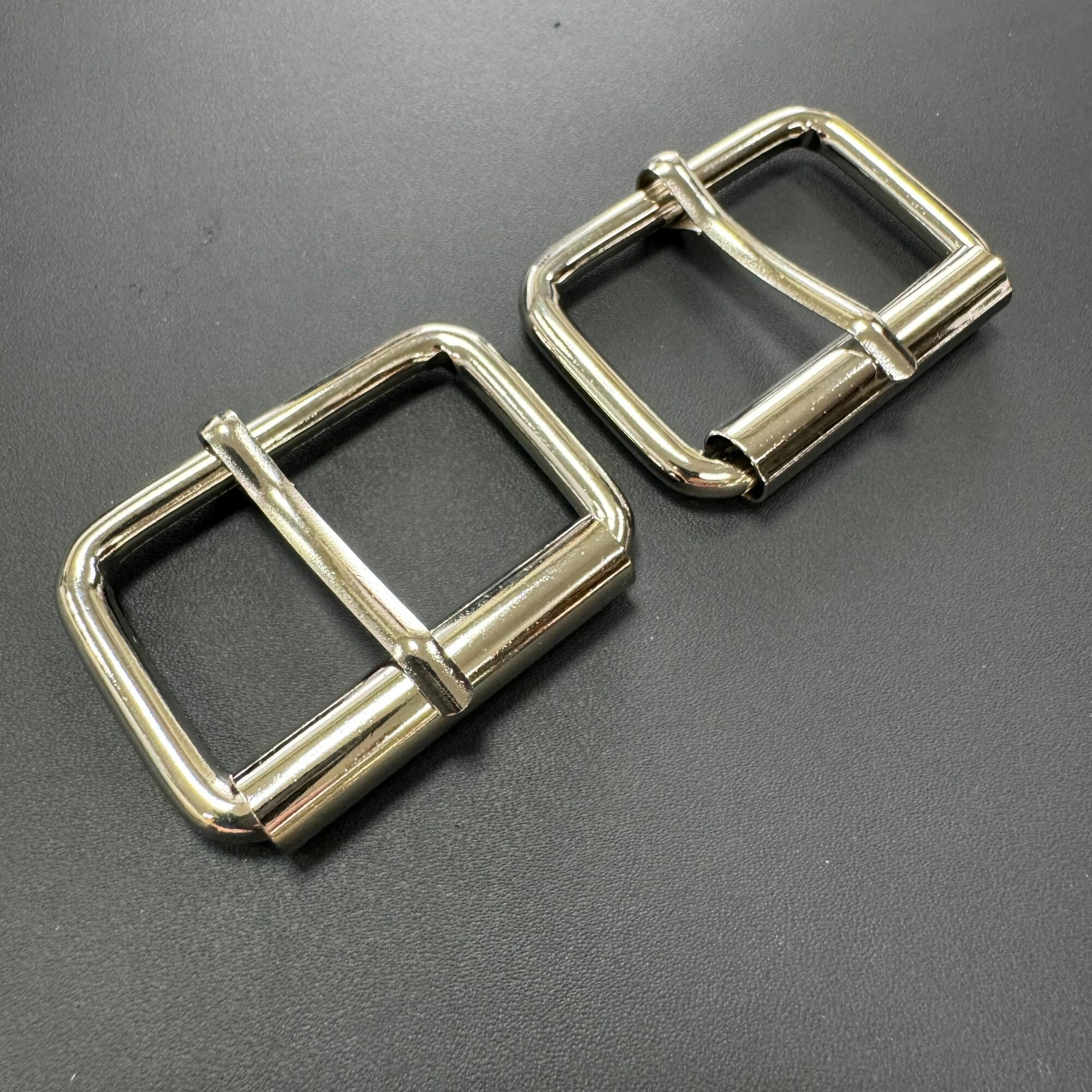 Пряжка для лямок металлическая, хром. Внутренняя ширина 38 мм, длина 37 мм, 2 шт.