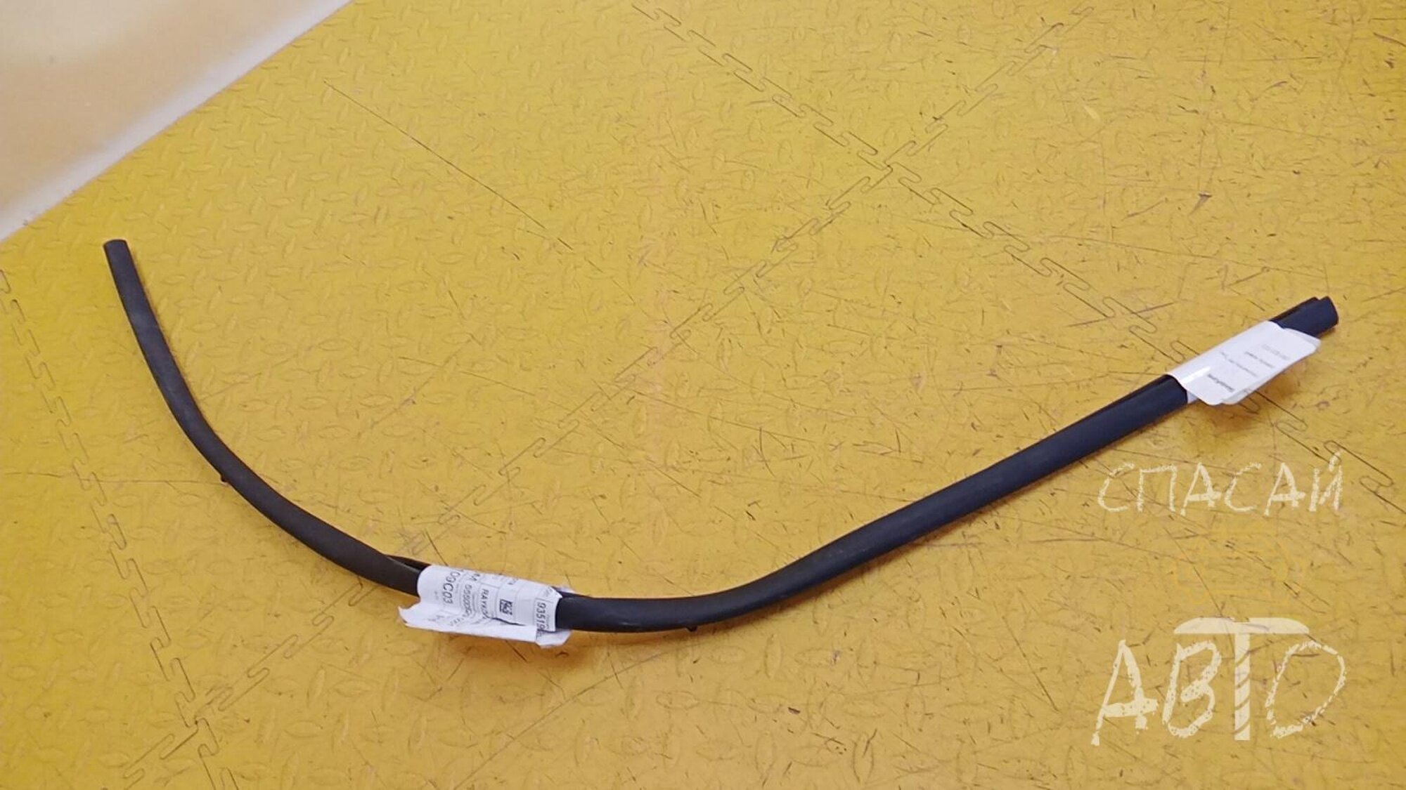 Уплотнитель капота VAG 565823707, для Skoda Karoq, черный (запчасти и комплектующие)