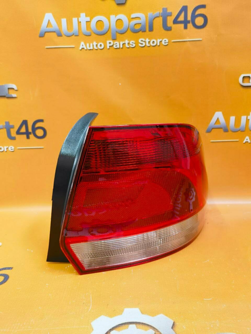 Правый задний фонарь Поло Седан VOLKSWAGEN Polo Sedan 2010-2014 год.