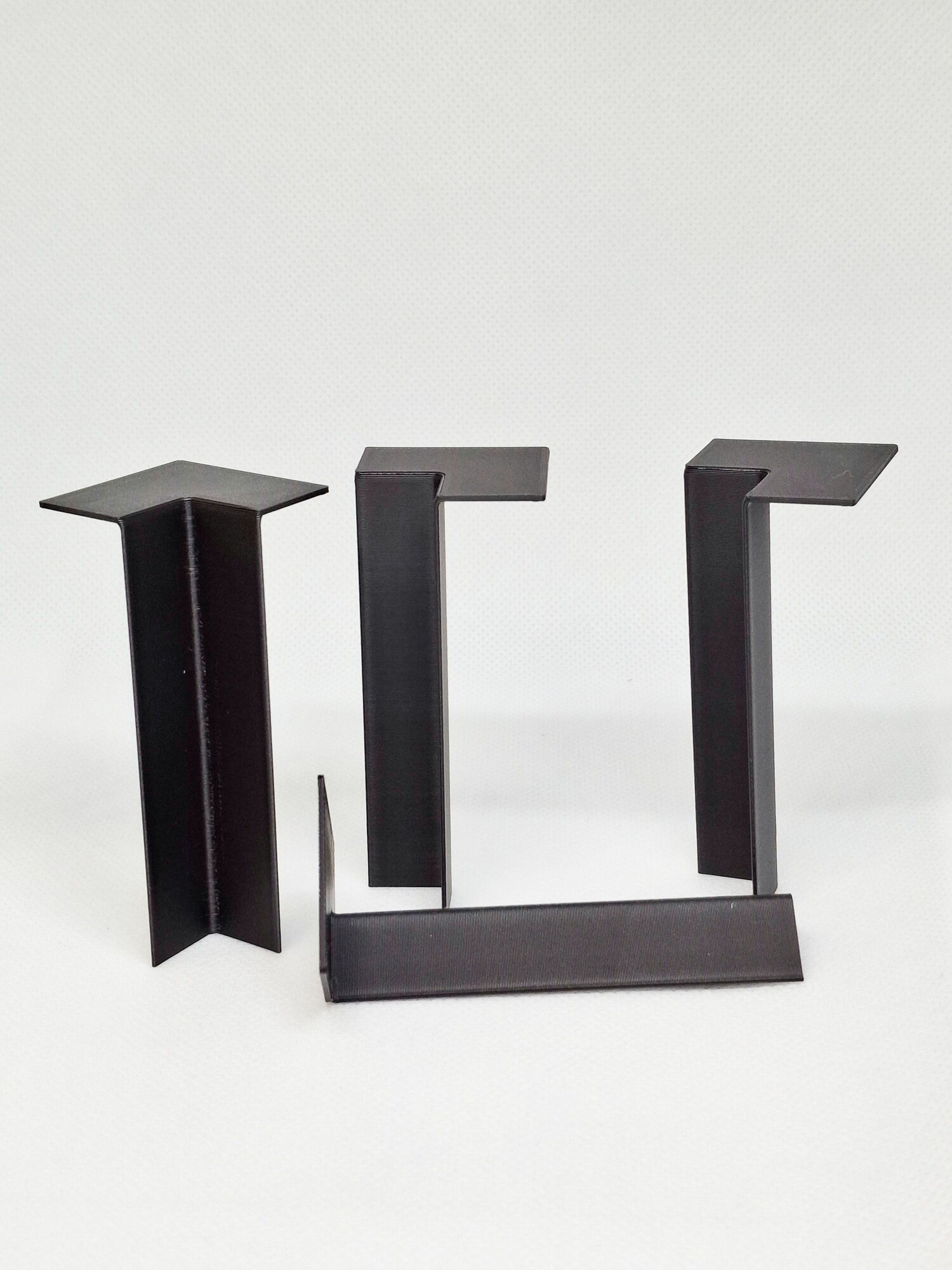 Угол внутренний для плинтуса 70*14мм (черный/венге) - 4 шт.