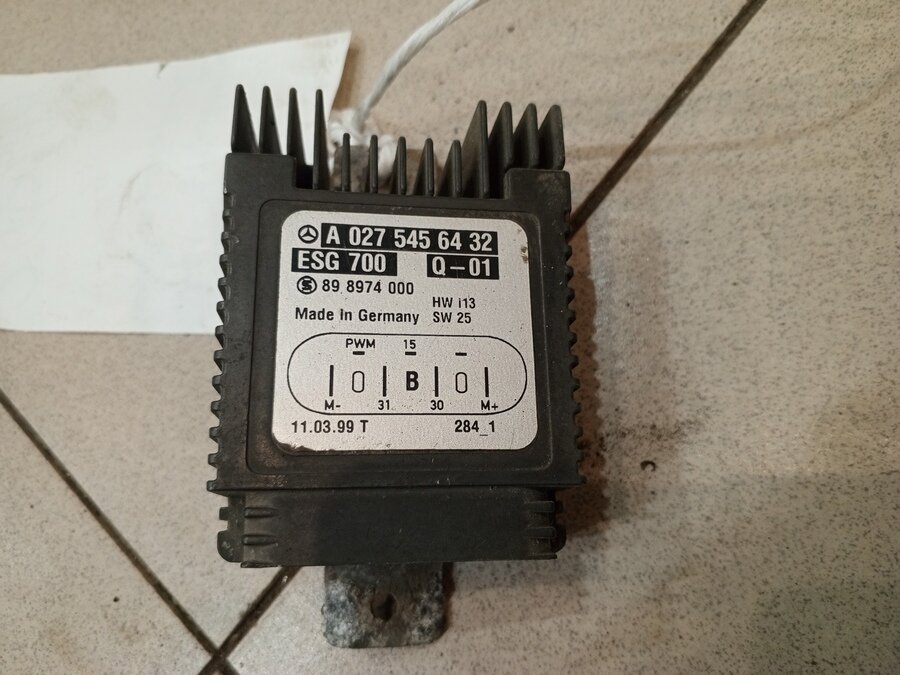 Блок управления вентилятором от Mercedes-Benz S-Class W220 1998-2005