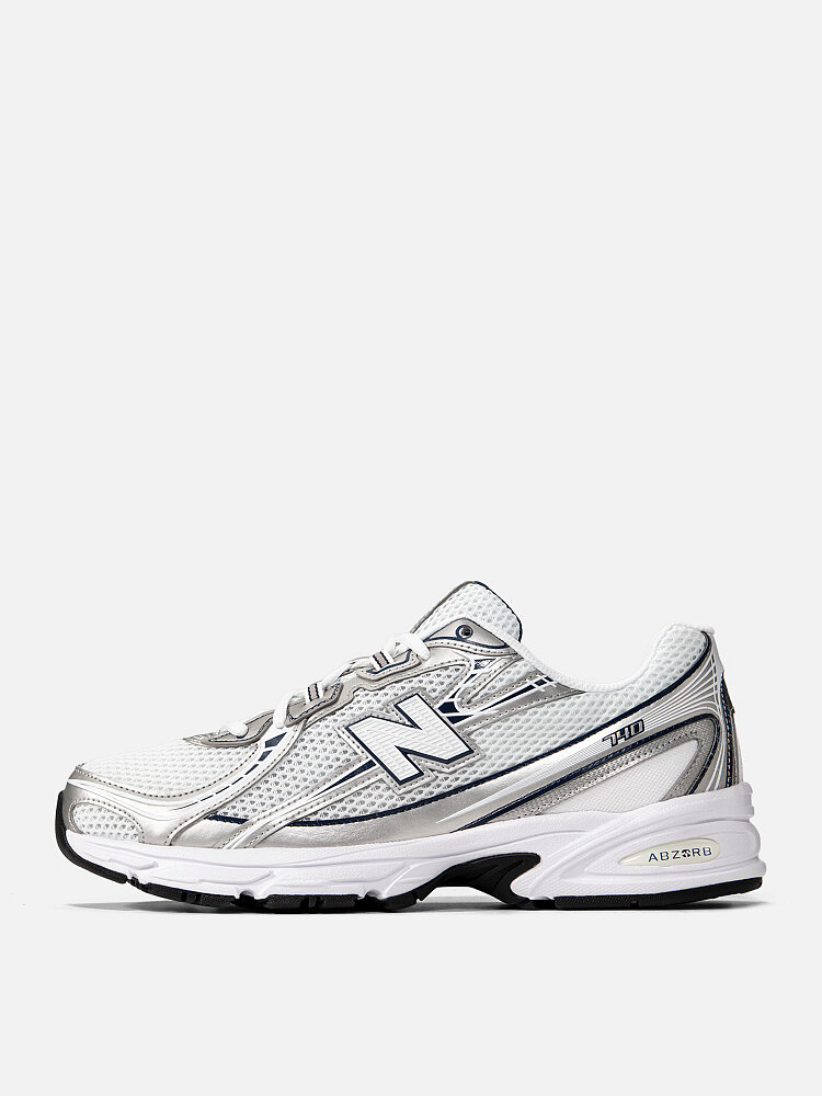 Кроссовки 740