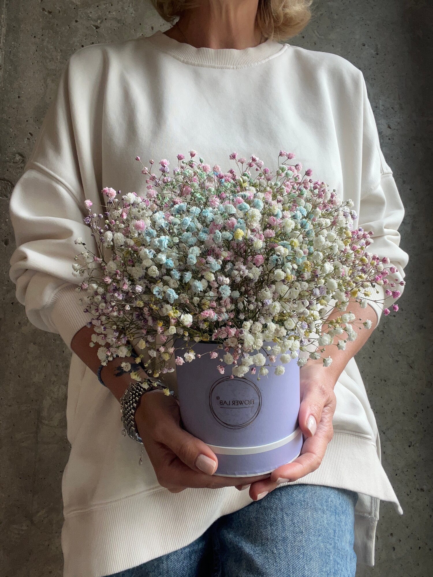 Коробочка с радужной гипсофилой