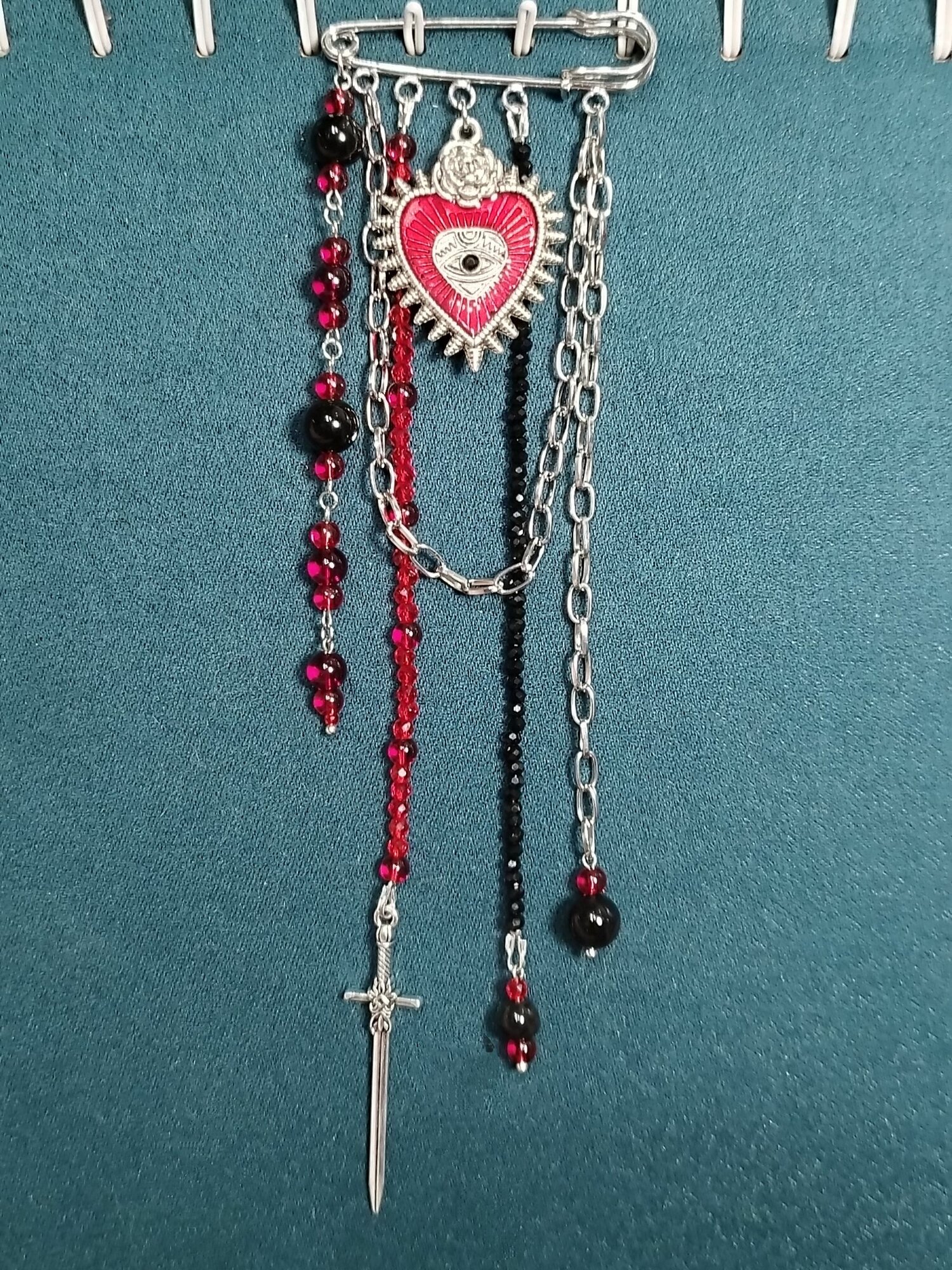 Брошь, эмаль, стекло