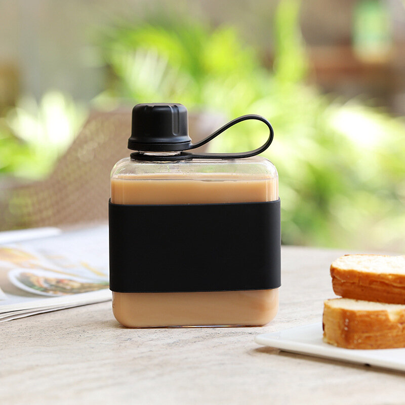 Новая бутылка Tritan Fresh Style с ручкой, плоская бутылка, силиконовая крышка, пластиковый стакан, высококачественная портативная бутылка для воды для студентов