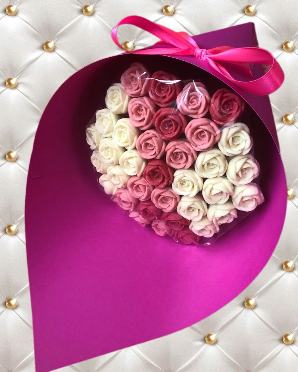 Сладкий букет ТД НебыковА шоколадные розы 37 шт 444 гр фуксия