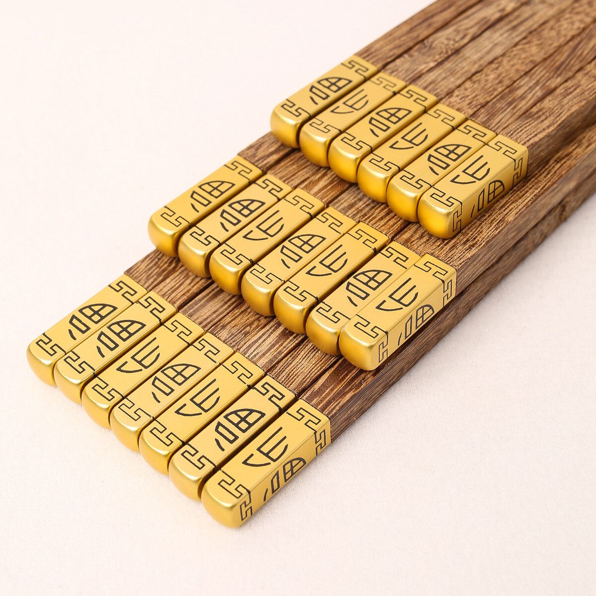 Деревянные палочки для еды из куриных крыльев, домашние, из массива дерева, нескользящие, без покраски, без воска, посуда, красные сандаловые палочки, оптовая продажа уличных торговцев, с гравировкой логотипа