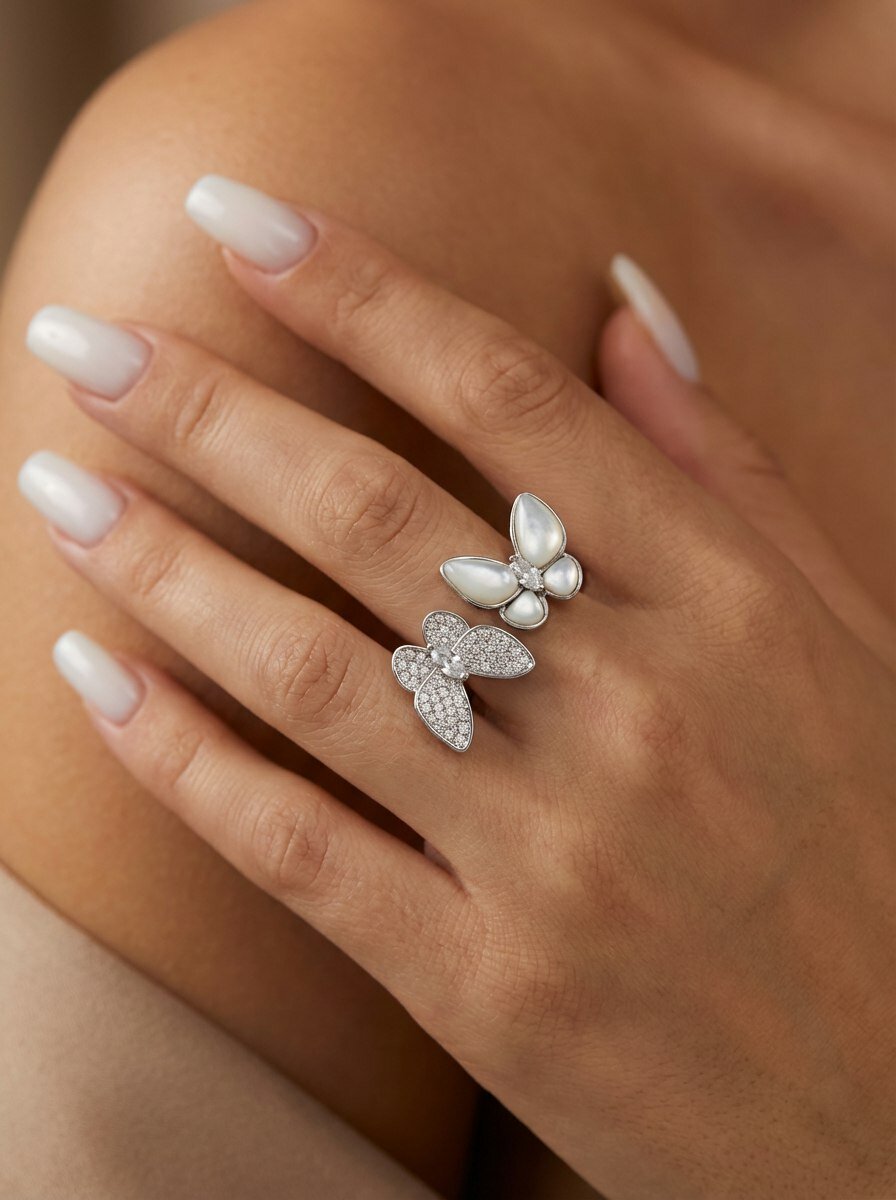 Кольцо тонкое, серебро, 925 проба, родирование, фианит, перламутр