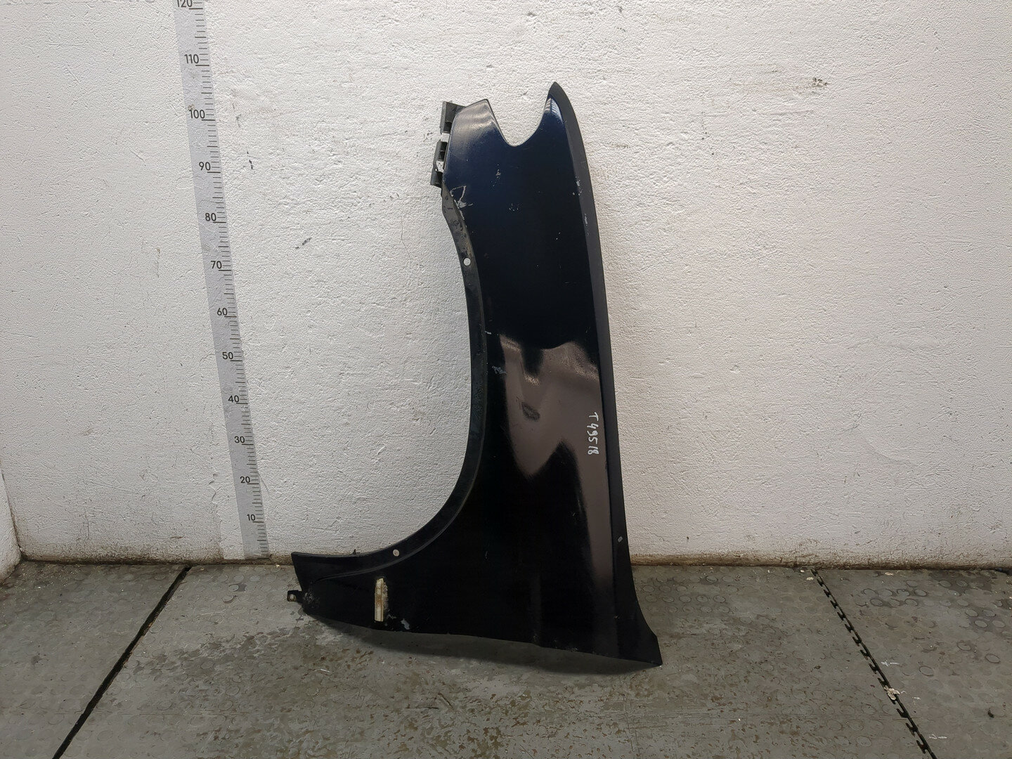 Крыло левое переднее BMW X5 E53 Б/У