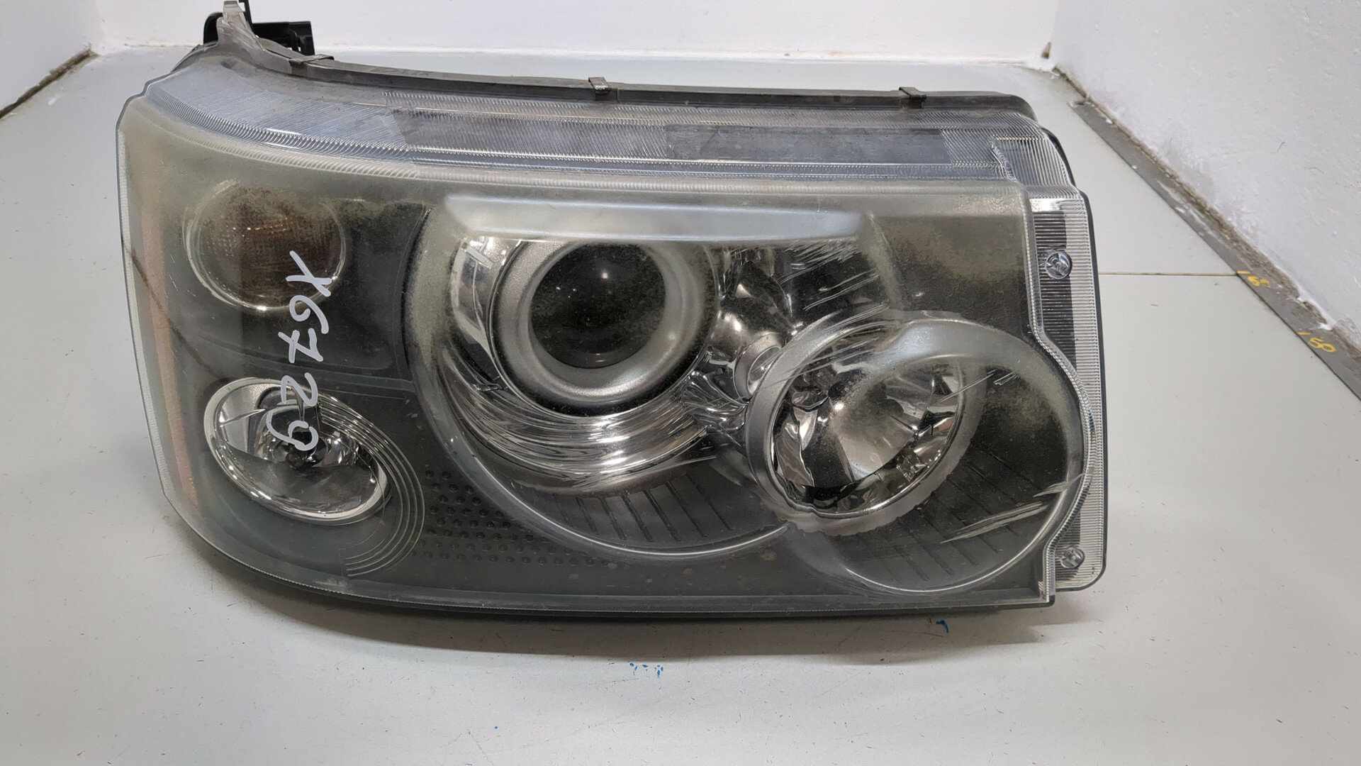 Фара (передняя) правая Land Rover Range Rover Sport Б/У