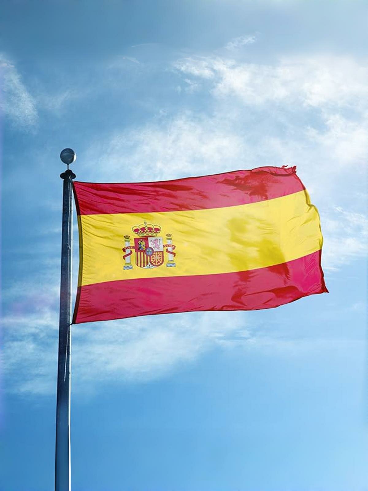 Яркий испанский флаг, идеально подходящий для украшения дома и поддержки спортивных мероприятий.
