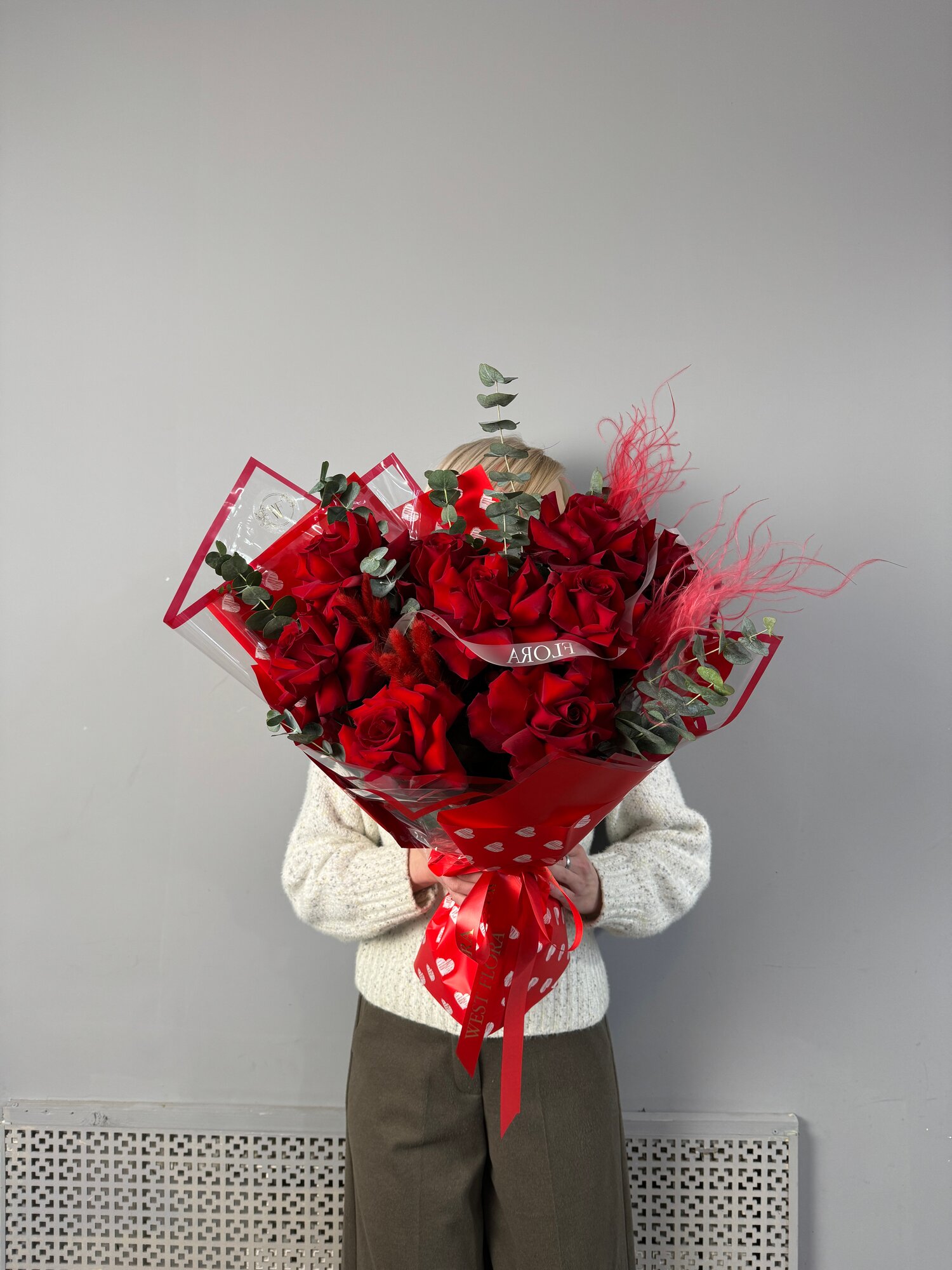 WEST FLORA Бордо Полуночи: 9 роз нежно-бордовых – эксклюзивный букет с доставкой