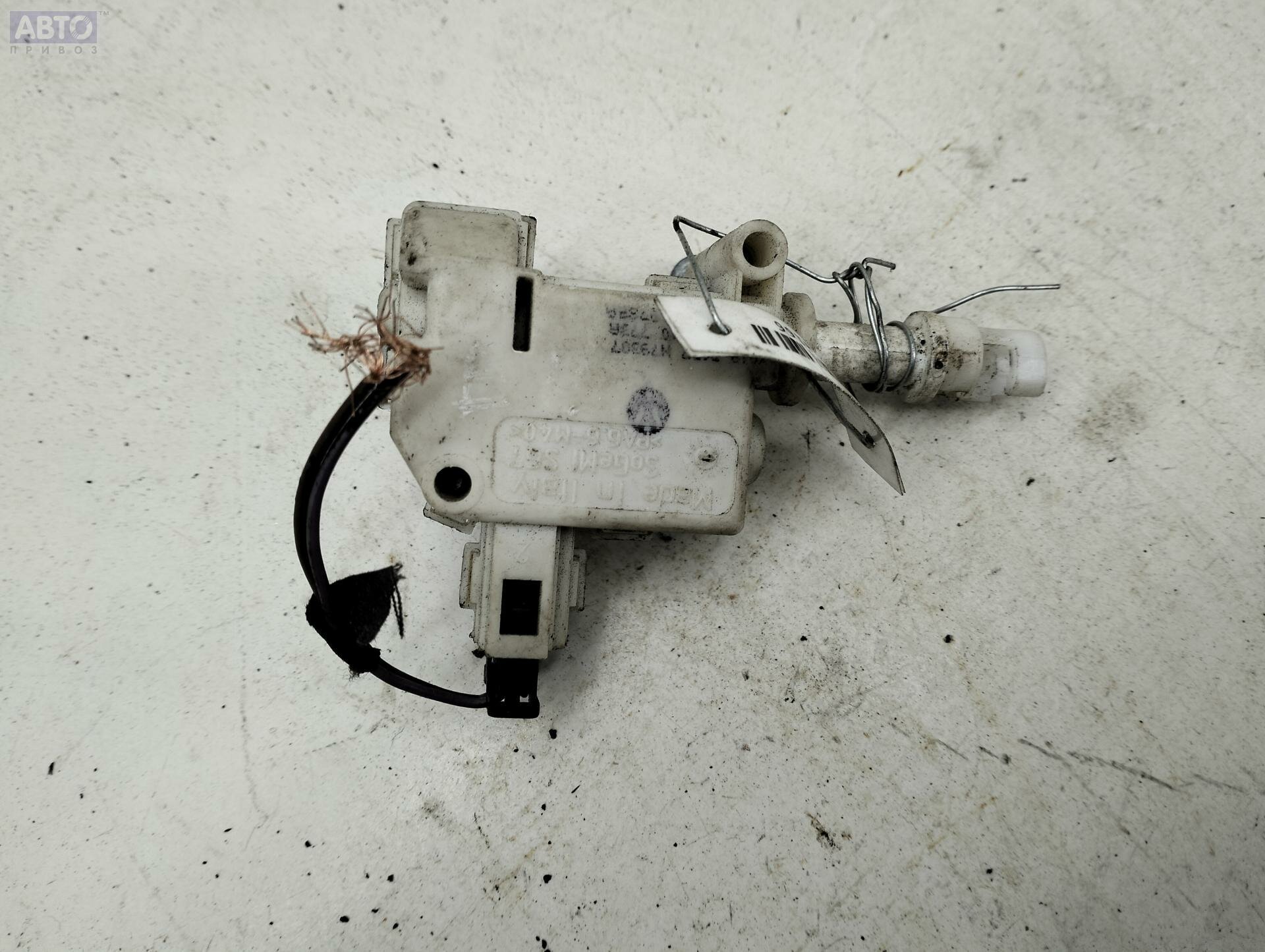 Активатор (привод) замка багажника Volkswagen Passat B6