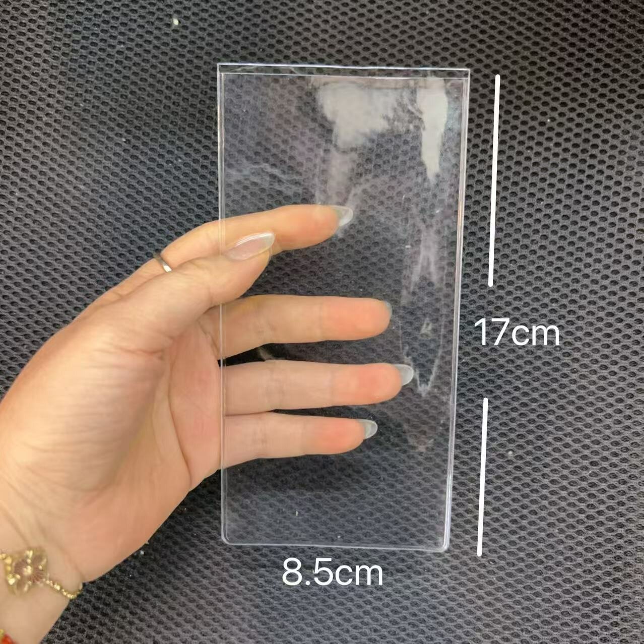 В наличии: ультрапрозрачные утолщенные ПВХ-пакеты толщиной 48 микрон с самозакрывающимся клапаном, пакеты для часов, цифровых устройств, рыболовных принадлежностей, подвесок и ожерелий.