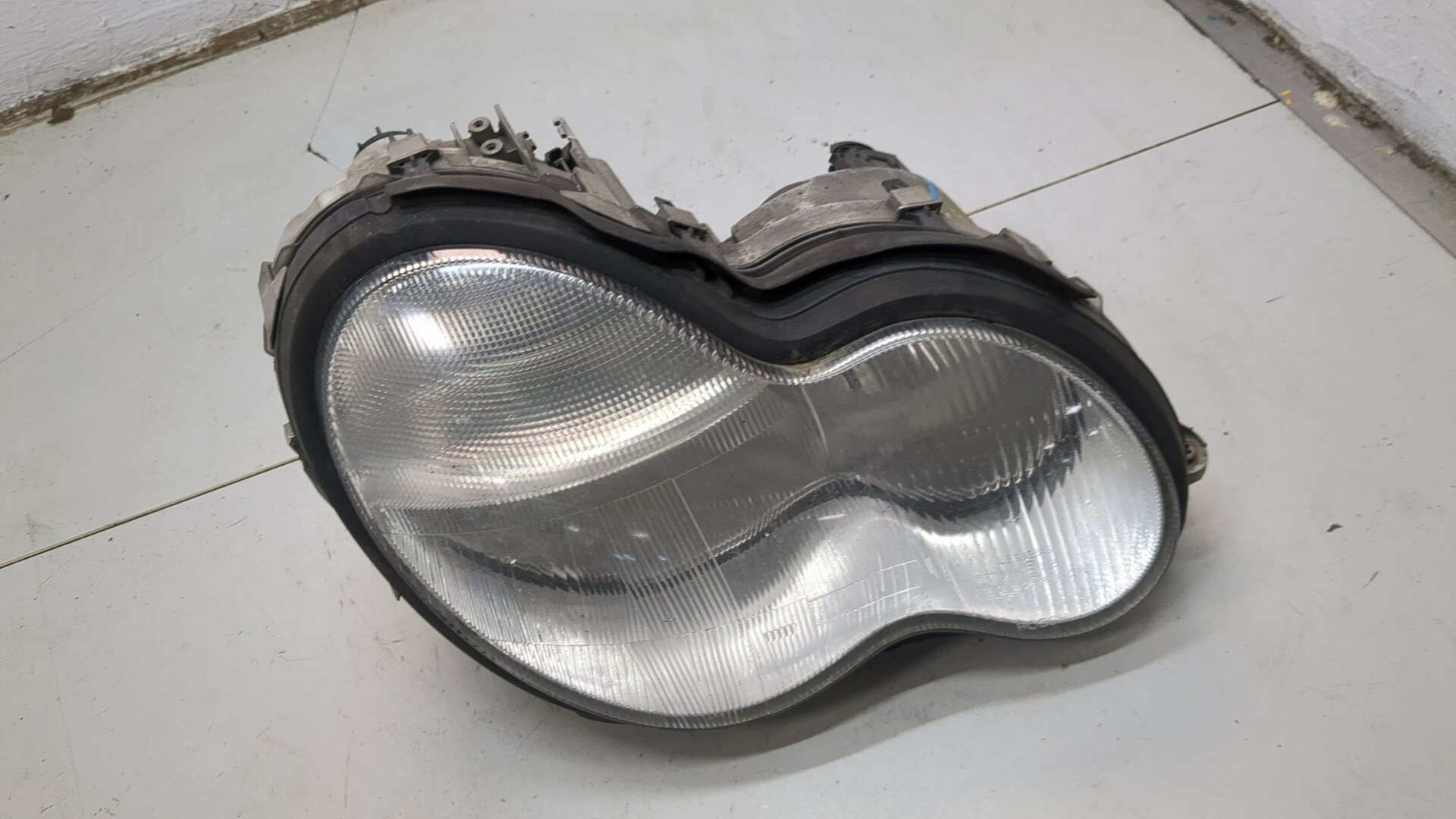 Фара (передняя) правая Mercedes C W203 Б/У