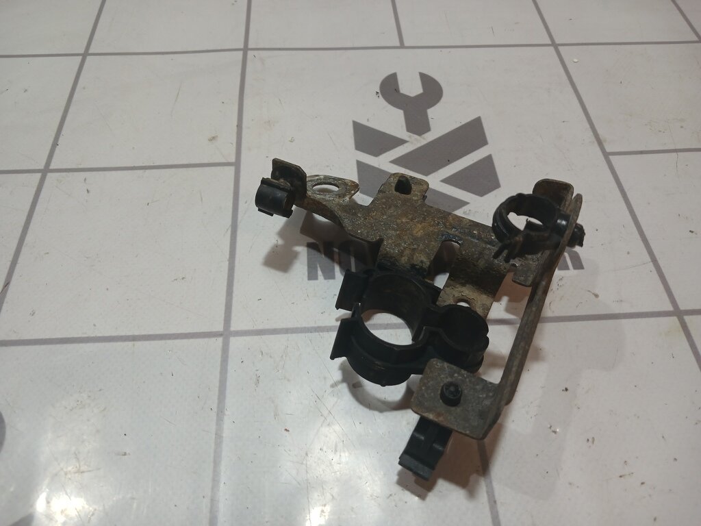 Кронштейн (сопут. товар) Fiat Albea 2003 +