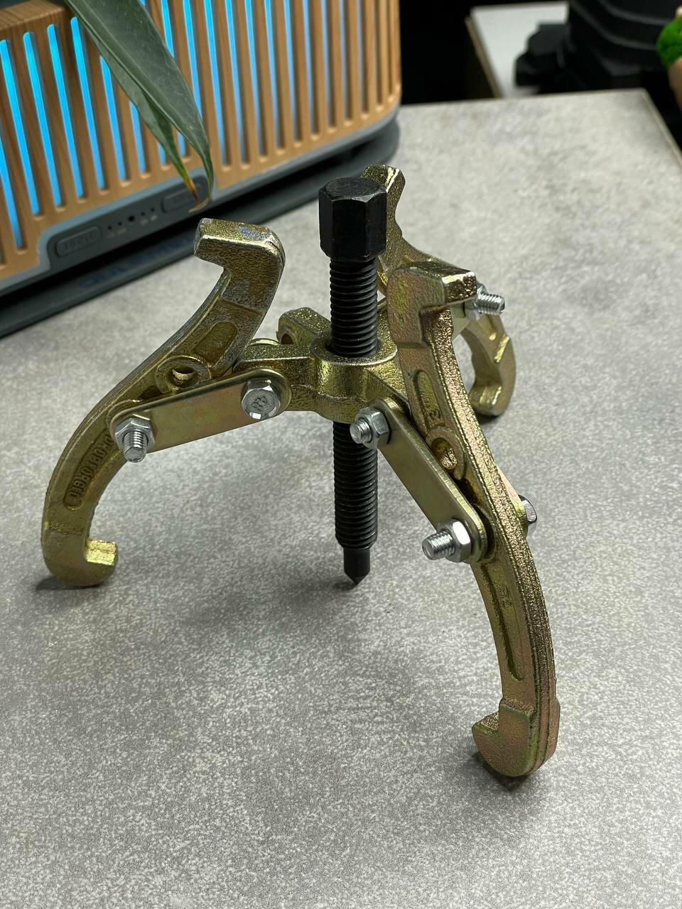 Съемник подшипников 3ех лапый 3"