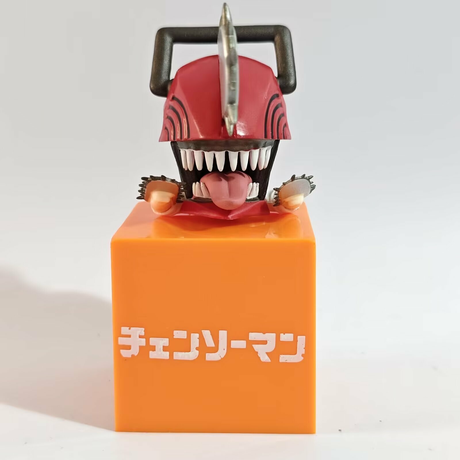 Плюшевая фигурка-фигурка Chainsaw Man Machima Chainsaw Man Electric Tsubava Q version, коллекционная фигурка в коробке.