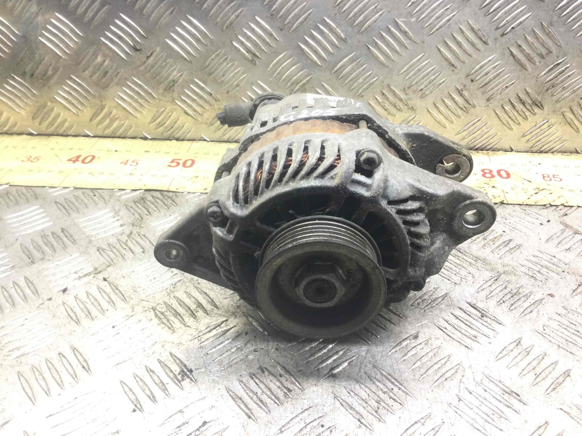 Б/У Генератор Mitsubishi Colt 6 поколение 2002 - 2008 2005 г.