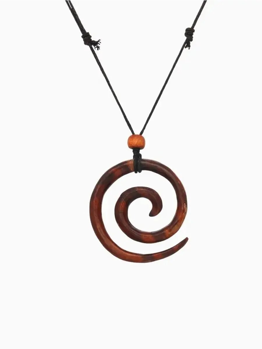 Деревянное украшение с изящной спиралью