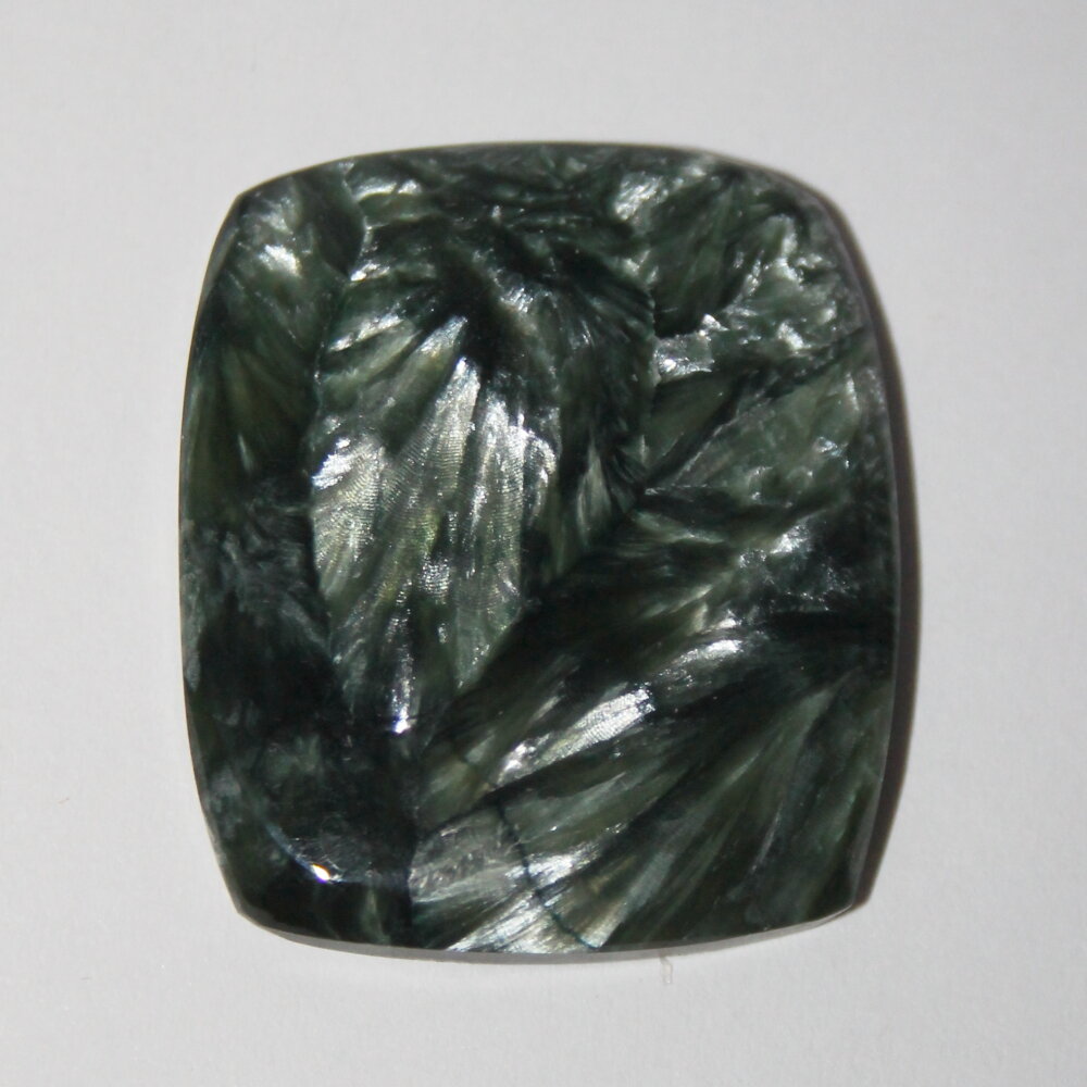 Клинохлор Серафинит кабошон, 28х24х3 мм, Сибирь, "True Stones"