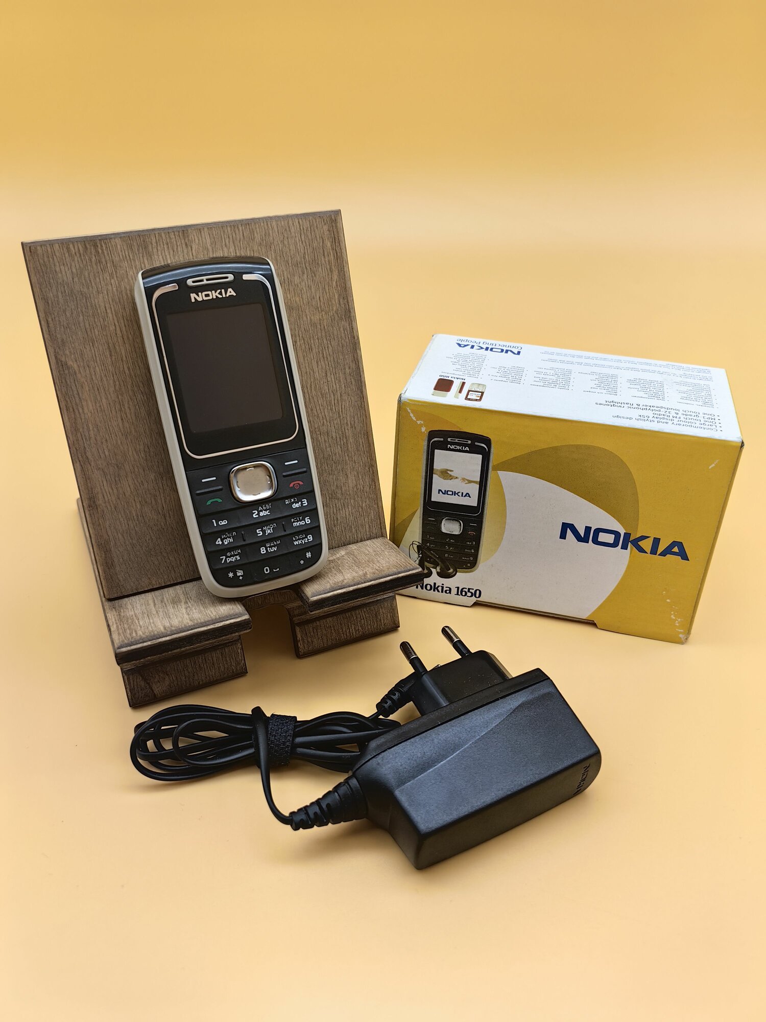 Мобильный кнопочный телефон Nokia 1650, Черный