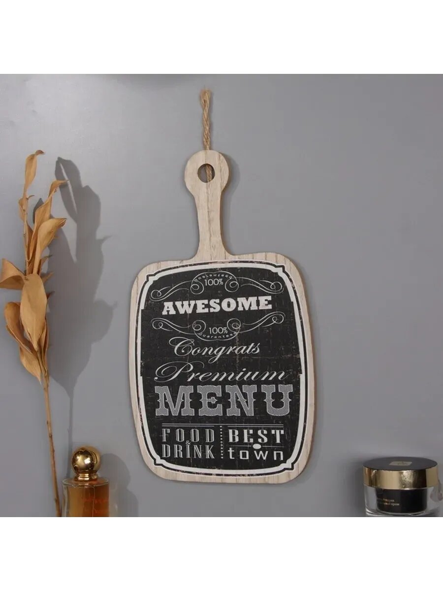 Деревянное панно с надписями для интерьера