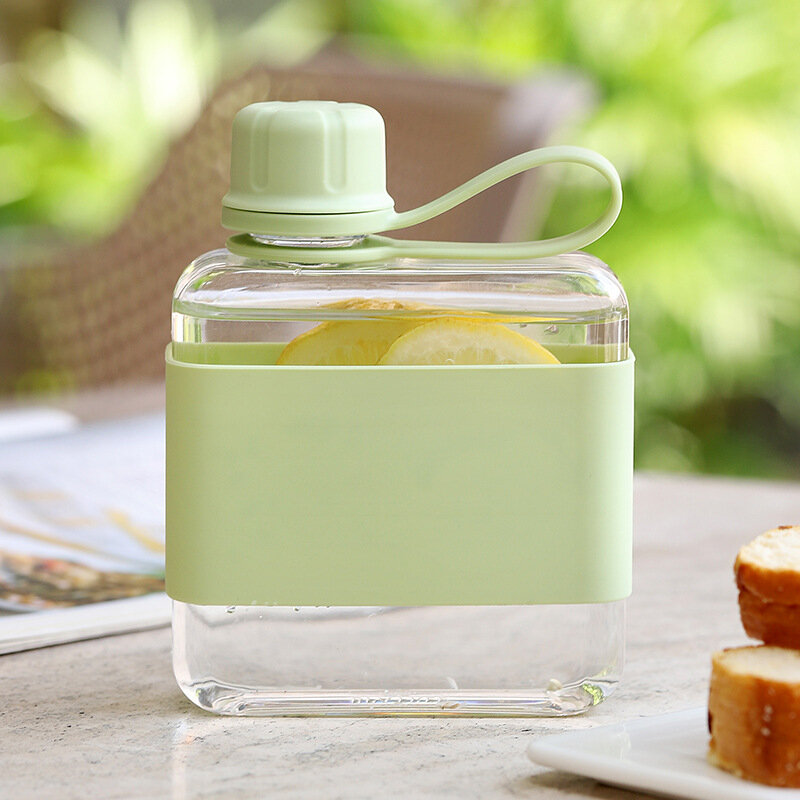 Новая бутылка Tritan Fresh Style с ручкой, плоская бутылка с силиконовым покрытием, пластиковый стакан, высококачественная портативная бутылка для воды для студентов