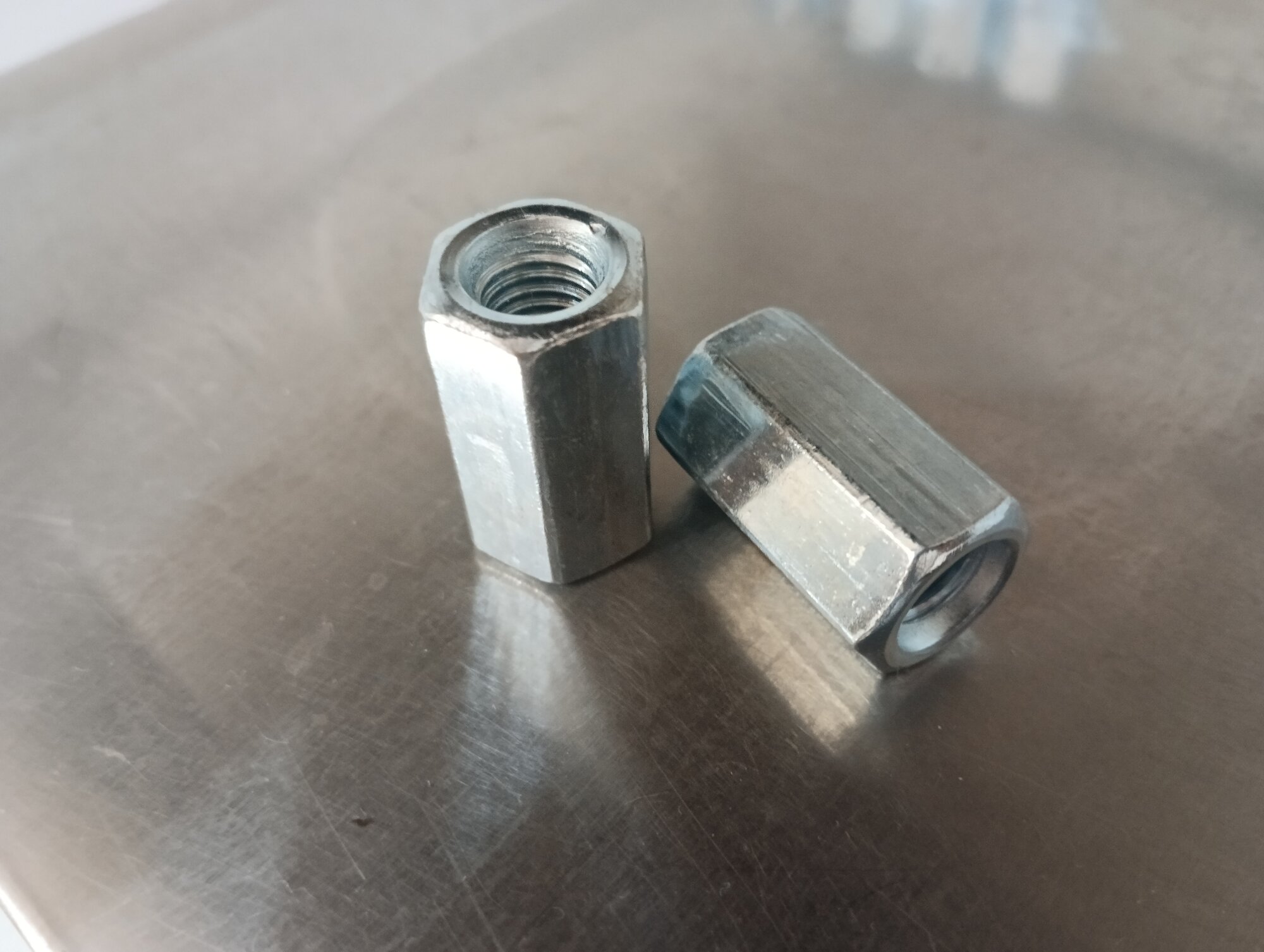 Гайка соединительная DIN 6334 М16 2 шт, переходная, оцинкованная