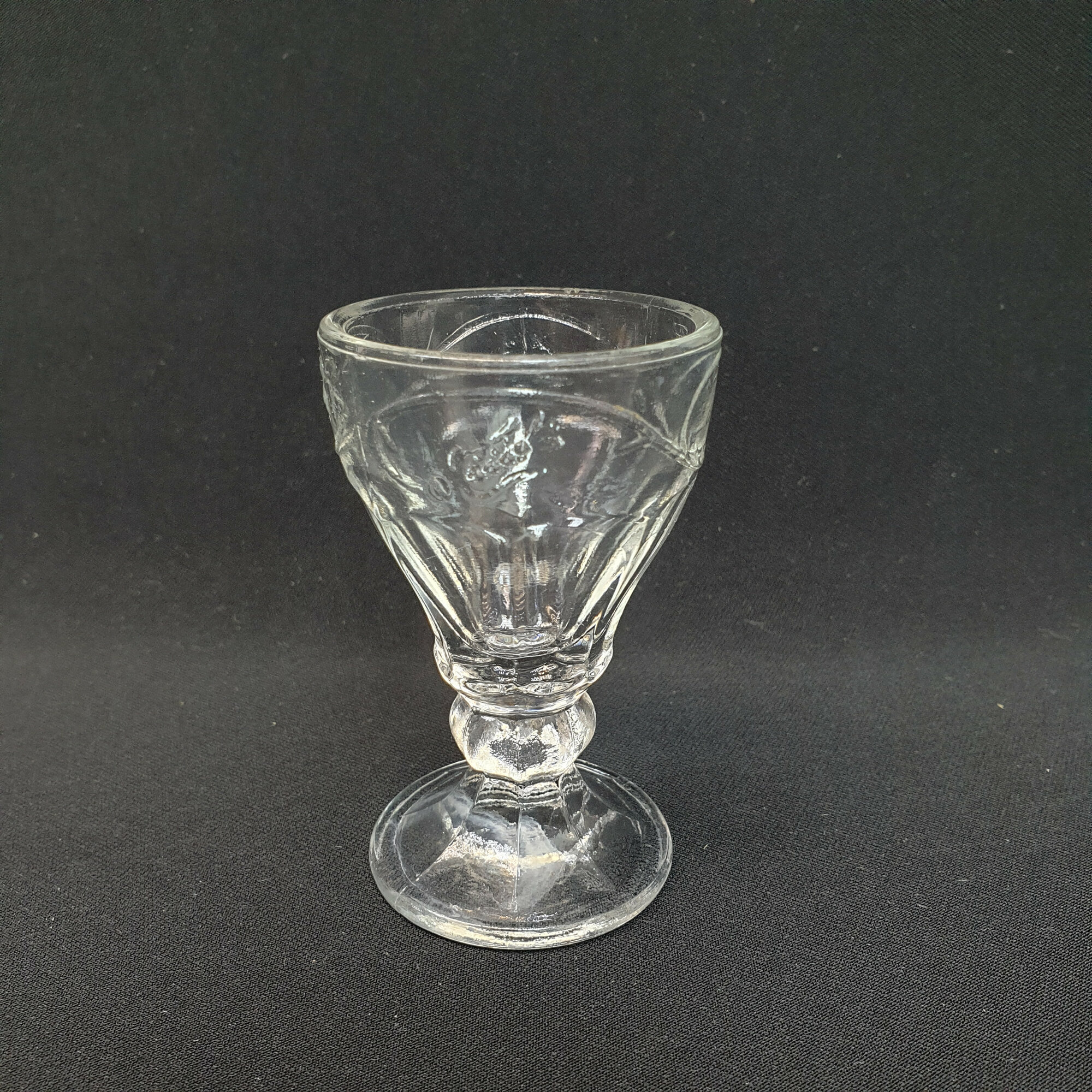 Винтажный лафитник рюмка 40 см, толстое стекло, цветочный декор, СССР