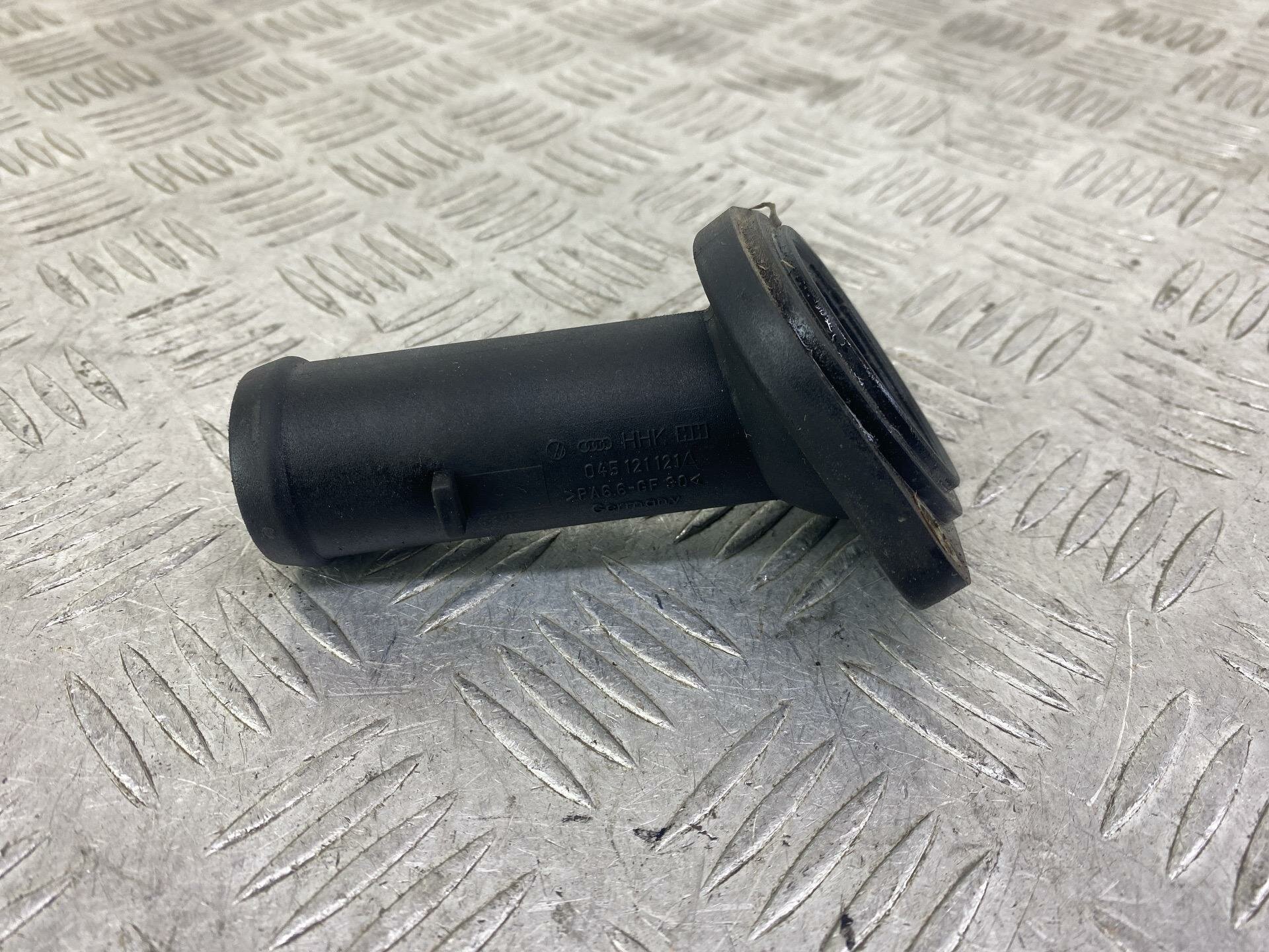 Фланец (тройник) системы охлаждения Volkswagen Lupo (1998 - 2005) 045121121A