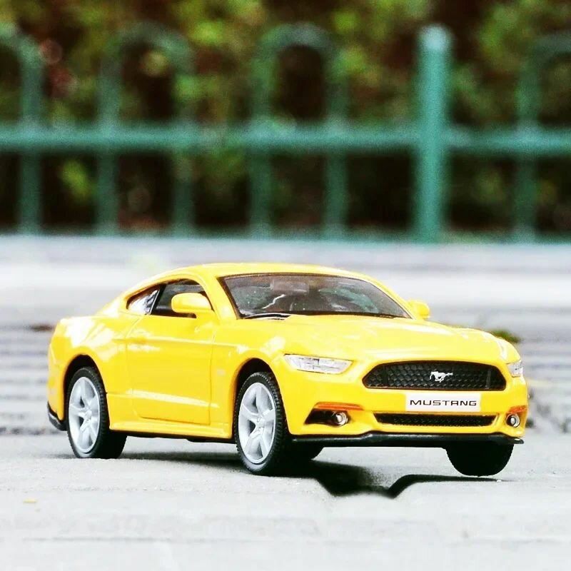 1:36 Ford Mustang GT Toy Car Model, Коллекционная модель машины для взрослых, Игрушечный автомобиль с звуковыми и световыми эффектами для детей
