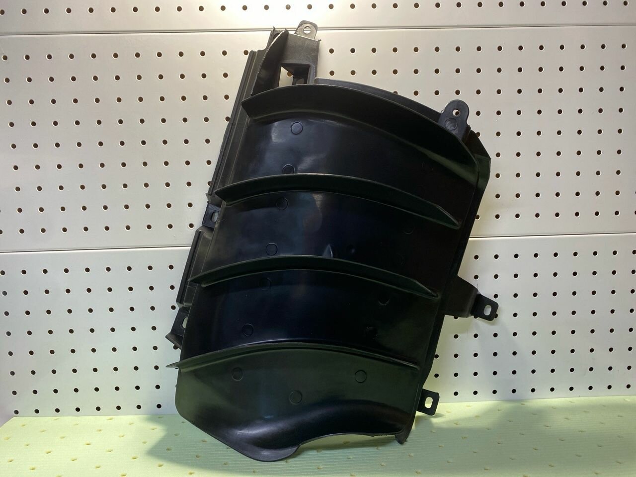 Дефлектор кабины внутренний правый Scania 5 серия (Скания)