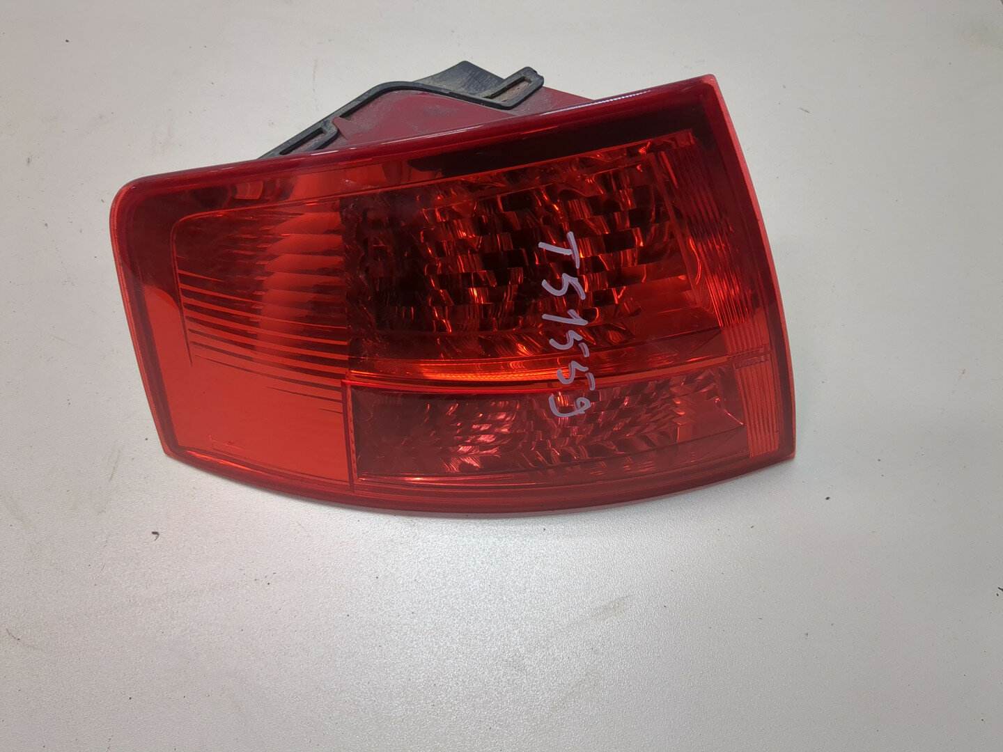 Фонарь (задний) левый Audi A8 (D3) Б/У