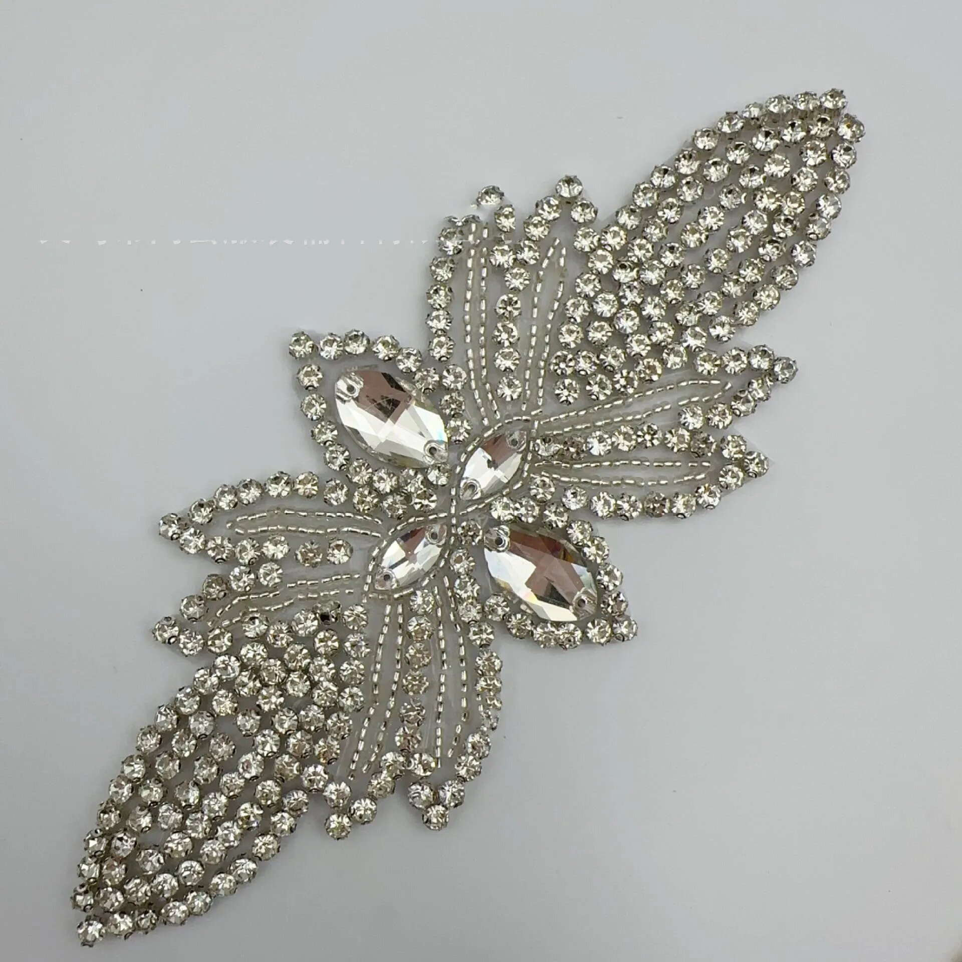 Аппликация со стразами серебряного цвета 9см x 24см, Silver B