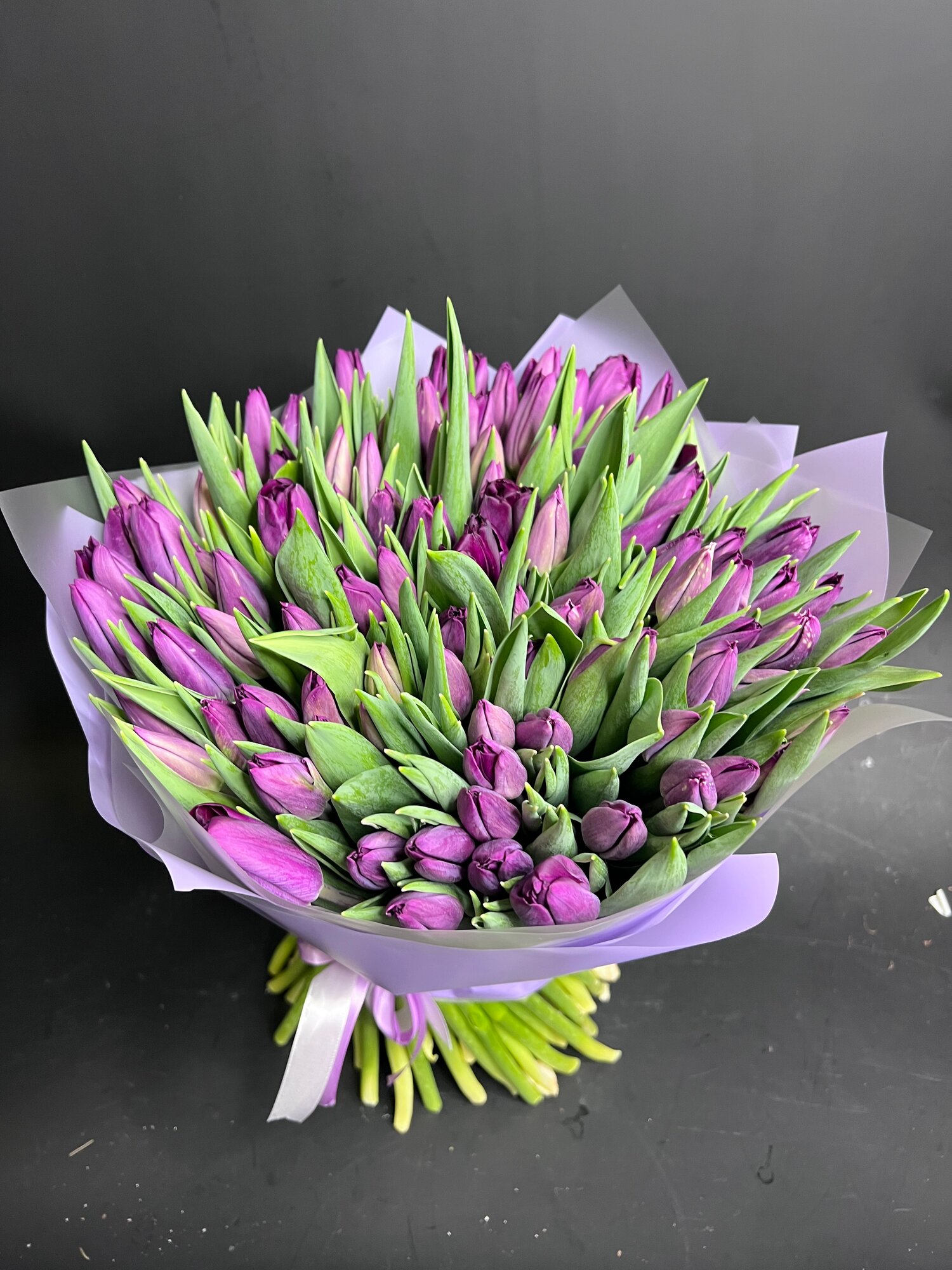 Тюльпан, 101 шт, сиреневый, высота 50 см, в дизайнерской упаковке