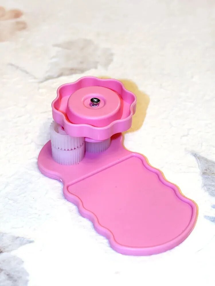 Инструмент для гофрирования бумажных полосок в квиллинге, ручной гофратор с двумя вариантами зубцов для разной гофры, компактный размер 12,4x6,2x4,1 см, приятный на ощупь пластик, для бумаги и декора