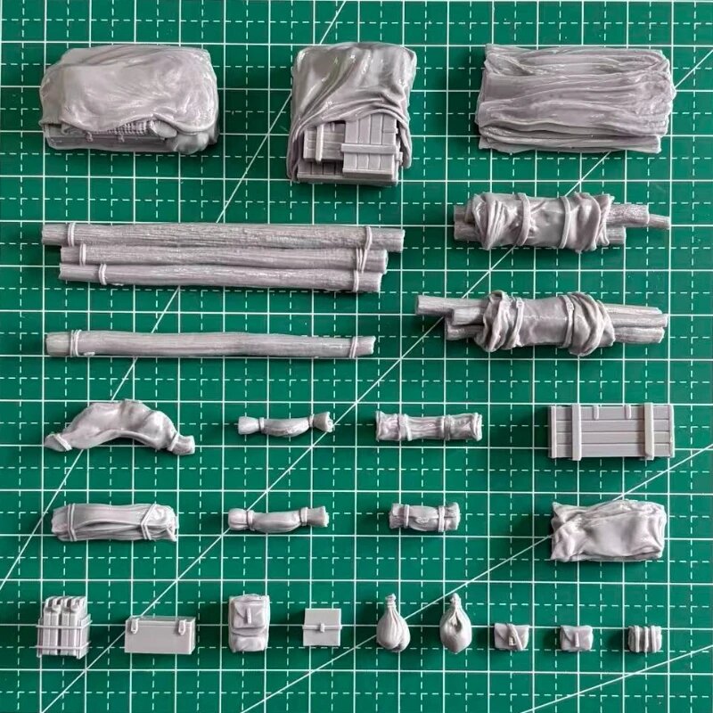 Набор для сборки масштабной модели 1/35 из смолы WWII Stowage Prop Pack