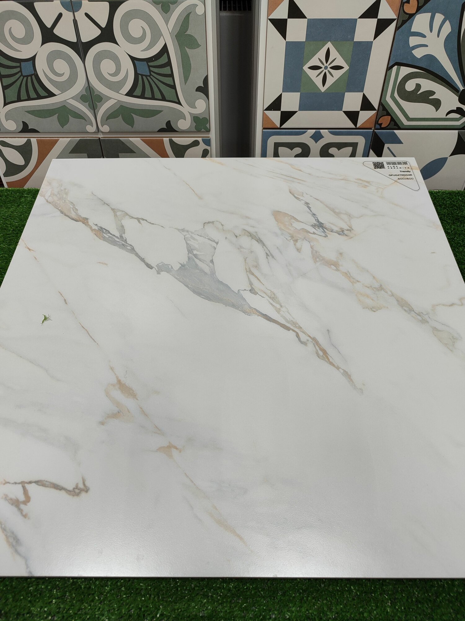 Керамогранит Alma Ceramica Trendy GFU04TRD04R 600x600
