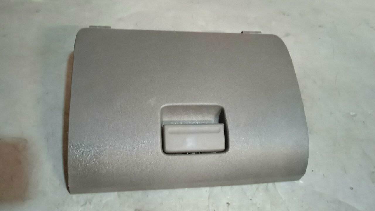 Крышка бардачка Ford Fiesta 5 2005