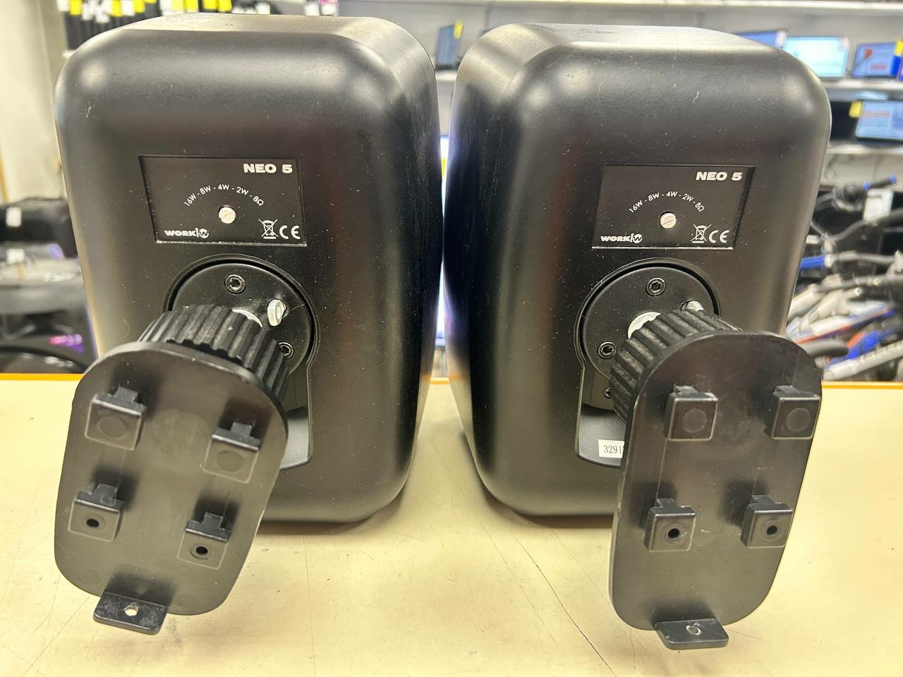 Колонки настенные Work NEO 5 Black без креплений Б/У уценка